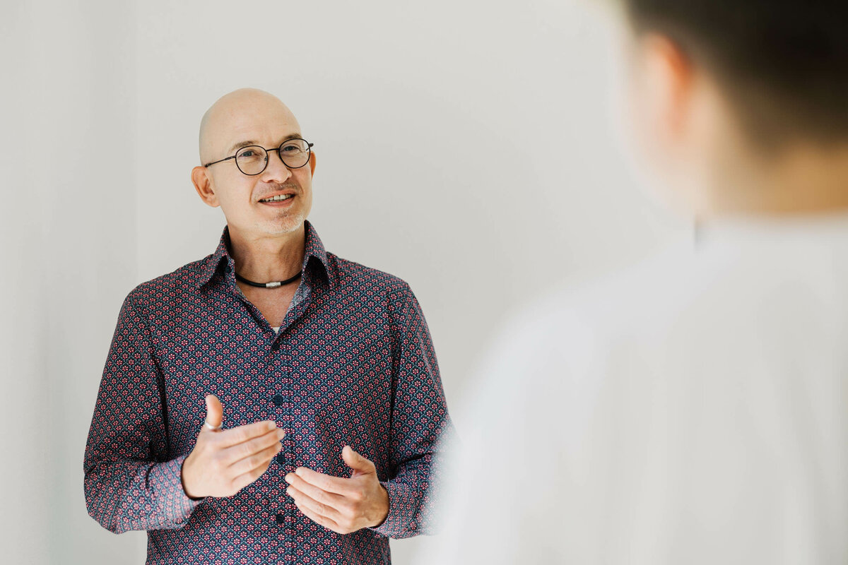 Baufinanzierung trotz negativer Schufa – Eric Jung im Interview mit ...